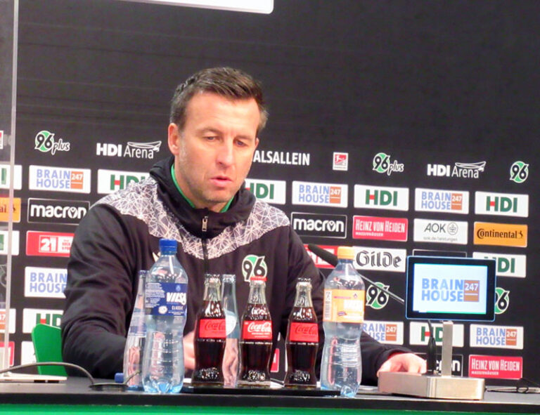 Es ist vollbracht: Christoph Dabrowski bleibt 96-Cheftrainer