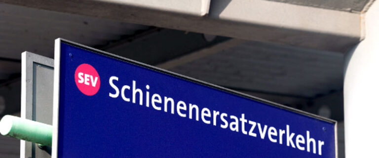 Stadtbahnlinien 1 und 2: Ersatzverkehr mit Bussen zwischen „Laatzen ... Stadtbahnlinien 1 und 2: Ersatzverkehr mit Bussen zwischen „Laatzen ...